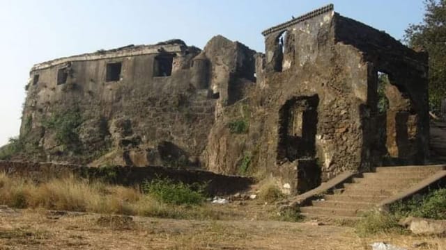 Sion Hillock Fort | सायन हिल्लक फोर्ट | SPOT HUNTER